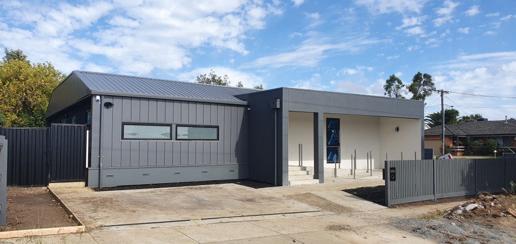 Colorbond interlocking panels – Melbourne Roof Plumbing